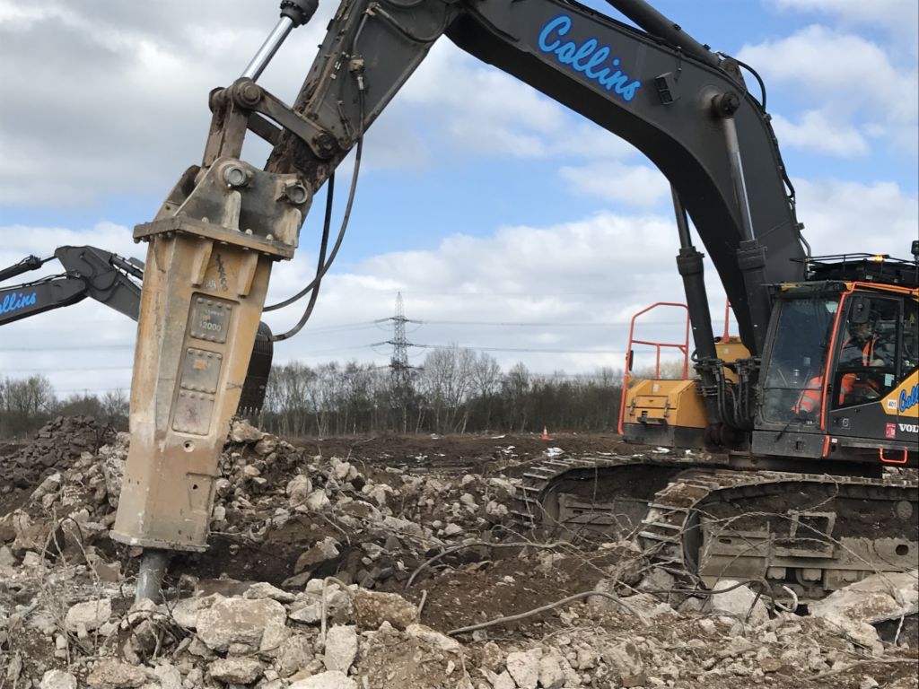 Birmingham: a fleet of Indeco hammers knocks a power plant to the ...