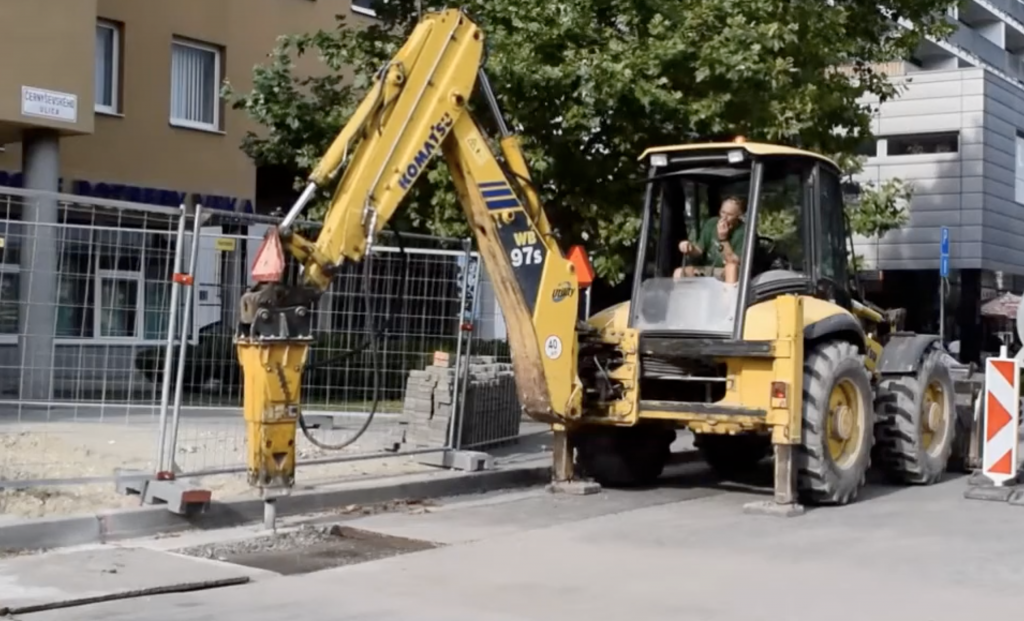 Indeco HP 600 road asphalt work - Indeco Ind. SpA